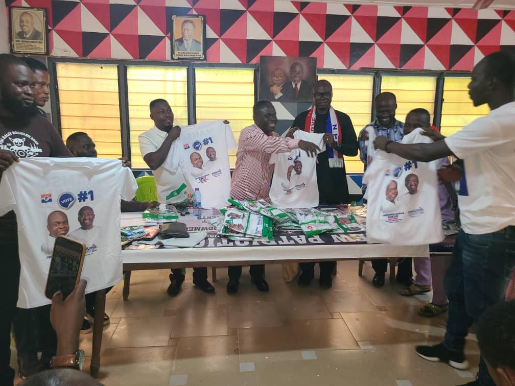 Yentumi Supports NPP Party With Campaign Items - MYGHANAMEDIA.COM